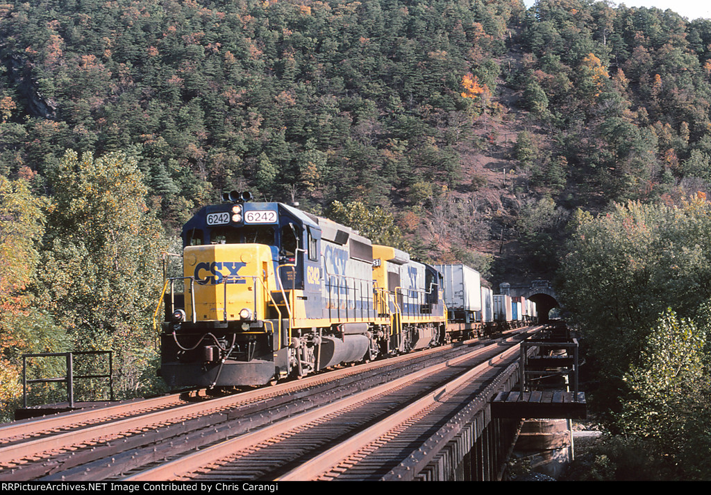 CSXT 6242 & 5831